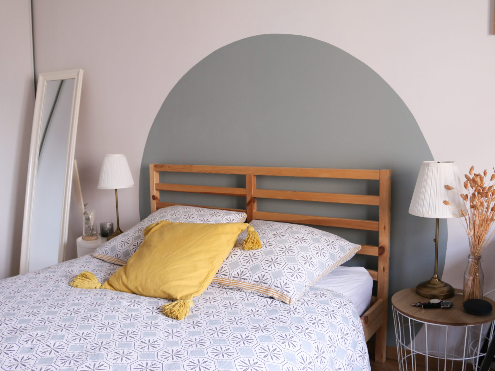 DIY - Créer sa tête de lit ronde en peinture - Quiaimeastuces